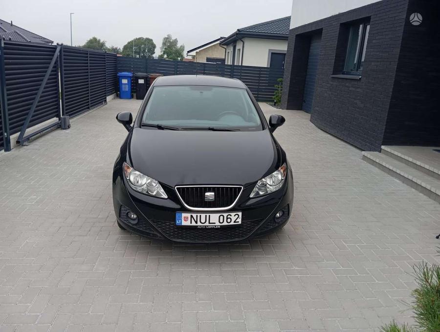 Melns SEAT Ibiza 2009 Šauļi, ar dzinēja tilpumu 1.42 L un nobraukumu 190 tūkst. km par 1350 €, foto 3 vietnē AUTOMOTO.COM.LV