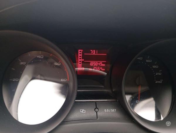 Black SEAT Ibiza 2009 in Siauliai, with an engine capacity of 1.42 L and mileage of 190 thousand km for 1350 €, photo 6 on AUTOMOTO.COM.LV