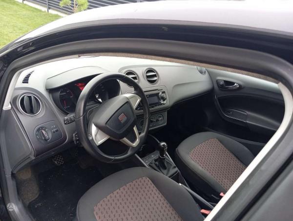 Black SEAT Ibiza 2009 in Siauliai, with an engine capacity of 1.42 L and mileage of 190 thousand km for 1350 €, photo 7 on AUTOMOTO.COM.LV