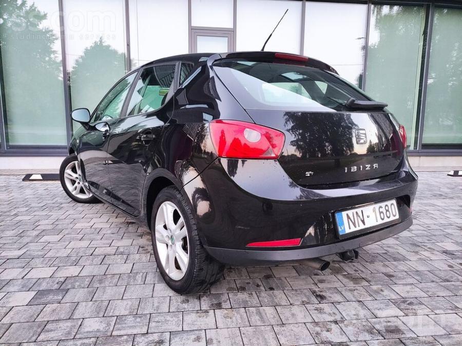 Black SEAT Ibiza 2009 in Riga, with an engine capacity of 1.90 L and mileage of 282 thousand km for 2590 €, photo 5 on AUTOMOTO.COM.LV