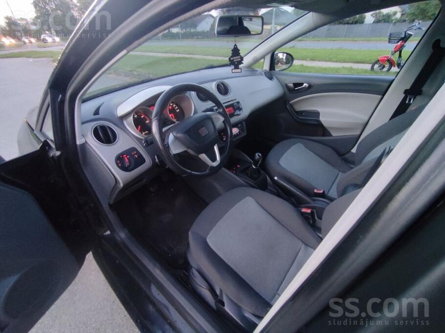 Black SEAT Ibiza 2009 in Riga, with an engine capacity of 1.90 L and mileage of 282 thousand km for 2590 €, photo 9 on AUTOMOTO.COM.LV