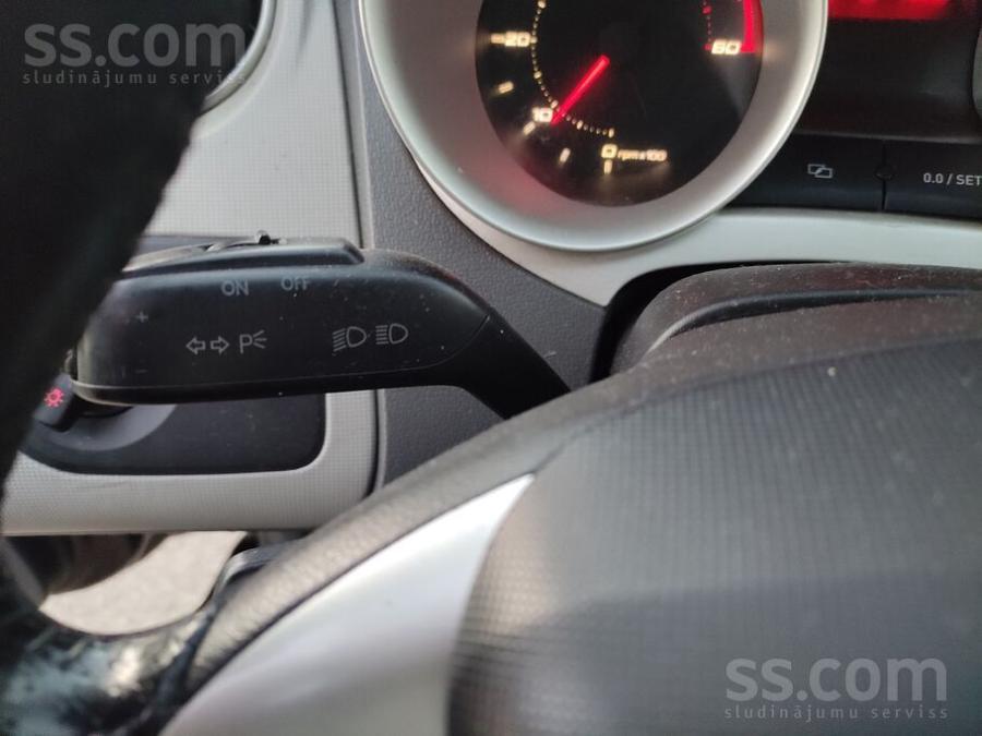 Black SEAT Ibiza 2009 in Riga, with an engine capacity of 1.90 L and mileage of 282 thousand km for 2590 €, photo 15 on AUTOMOTO.COM.LV
