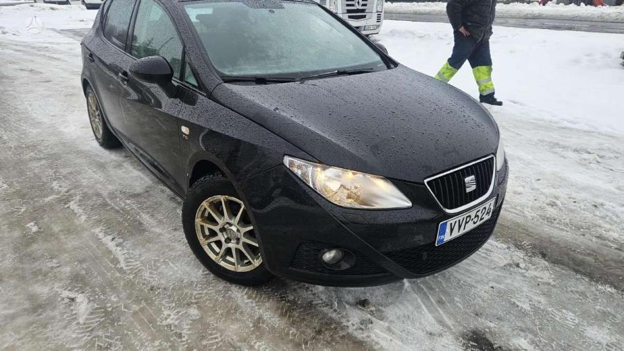 Black SEAT Ibiza 2010 in Marijampole, with an engine capacity of 1.20 L and mileage of 220 thousand km for 2950 €, photo 3 on AUTOMOTO.COM.LV