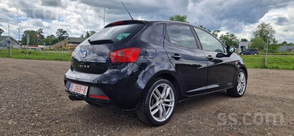 Black SEAT Ibiza 2010 in Daugavpils, with an engine capacity of 1.40 L and mileage of 159 thousand km for 5550 €, photo 5 on AUTOMOTO.COM.LV