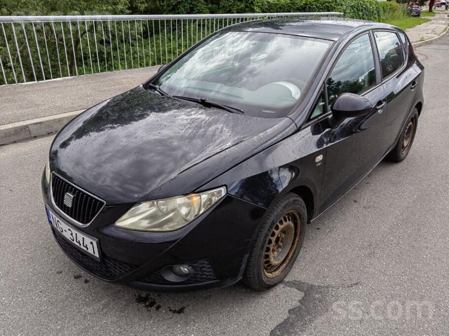 Black SEAT Ibiza 2010 in Riga, with an engine capacity of 1.60 L and mileage of 290 thousand km for 1100 €, photo 3 on AUTOMOTO.COM.LV