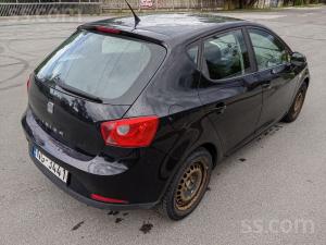 Black SEAT Ibiza 2010 in Riga, with an engine capacity of 1.60 L and mileage of 290 thousand km for 1100 €, photo 5 on AUTOMOTO.COM.LV
