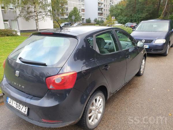 Black SEAT Ibiza 2011 in Riga, with an engine capacity of 1.40 L and mileage of 126 thousand km for 3450 €, photo 3 on AUTOMOTO.COM.LV
