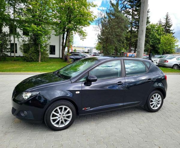 Black SEAT Ibiza 2012 in Siauliai, with an engine capacity of 1.20 L and mileage of 280 thousand km for 2450 €, photo 3 on AUTOMOTO.COM.LV