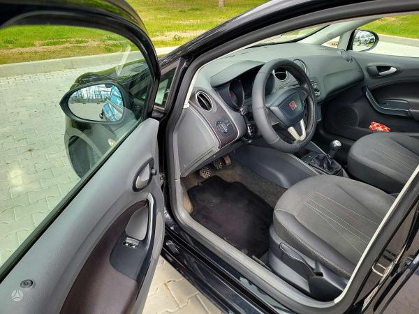Black SEAT Ibiza 2012 in Siauliai, with an engine capacity of 1.20 L and mileage of 280 thousand km for 2450 €, photo 9 on AUTOMOTO.COM.LV
