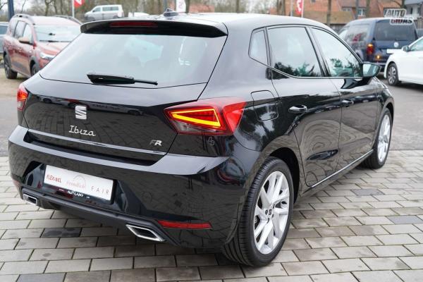 Black SEAT Ibiza 2023 in Kaunas, with an engine capacity of 1.50 L and mileage of 39 thousand km for 25995 €, photo 4 on AUTOMOTO.COM.LV