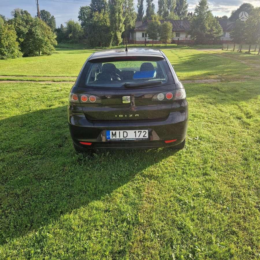 Black SEAT Ibiza 2007 in Taurage, with an engine capacity of 1.40 L and mileage of 171 thousand km for 1350 €, photo 4 on AUTOMOTO.COM.LV