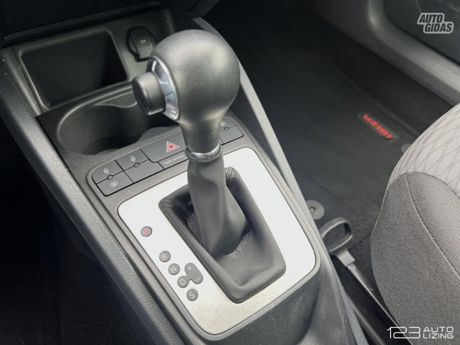 Black SEAT Ibiza 2010 in Taurage, with an engine capacity of 1.20 L and mileage of 281 thousand km for 3450 €, photo 18 on AUTOMOTO.COM.LV