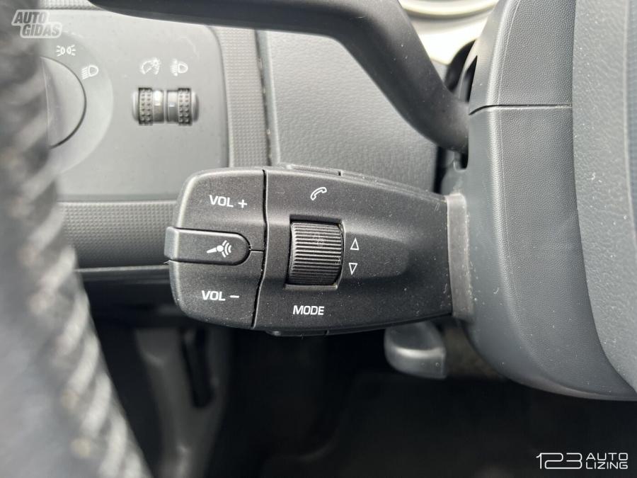 Black SEAT Ibiza 2010 in Taurage, with an engine capacity of 1.20 L and mileage of 281 thousand km for 3450 €, photo 22 on AUTOMOTO.COM.LV