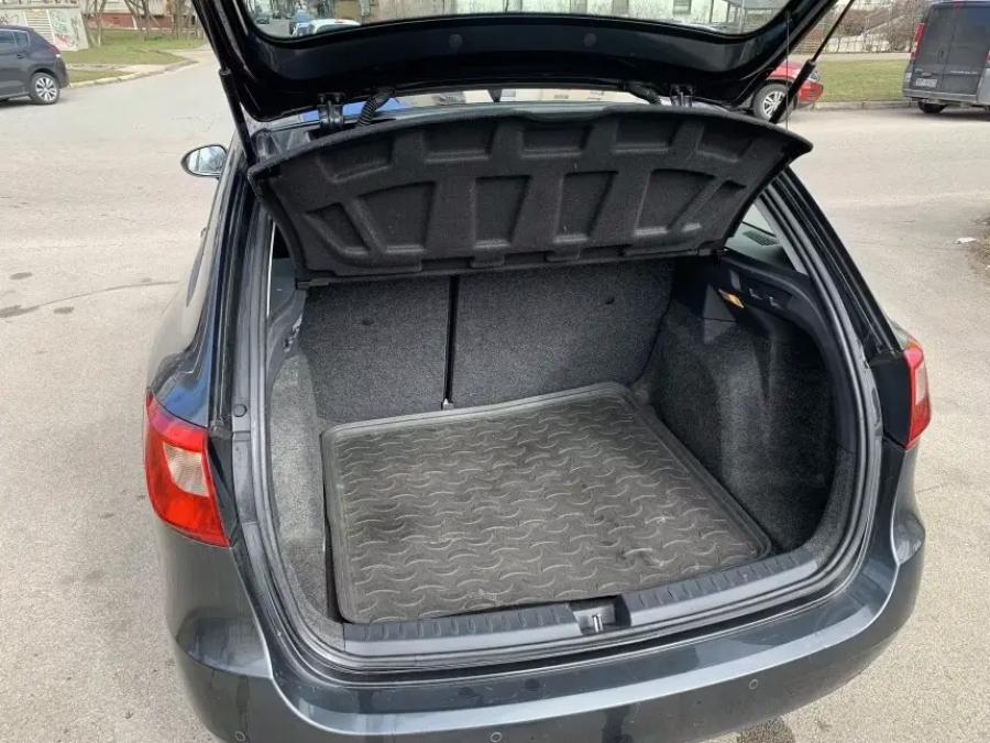 Black SEAT Ibiza 2010 in Riga, with an engine capacity of 1.60 L and mileage of 256 thousand km for 3250 €, photo 10 on AUTOMOTO.COM.LV