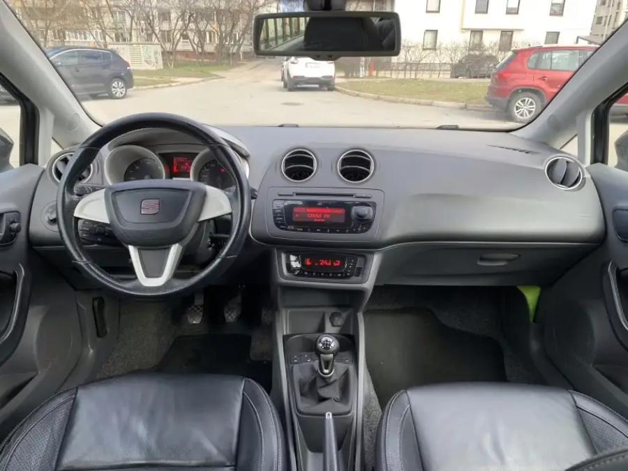 Black SEAT Ibiza 2010 in Riga, with an engine capacity of 1.60 L and mileage of 256 thousand km for 3250 €, photo 15 on AUTOMOTO.COM.LV