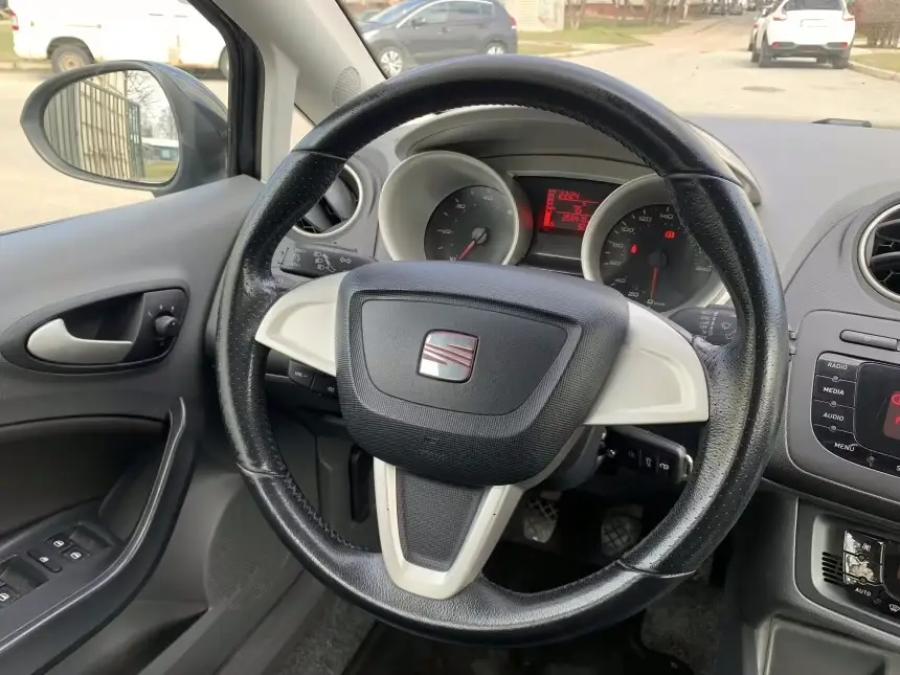 Black SEAT Ibiza 2010 in Riga, with an engine capacity of 1.60 L and mileage of 256 thousand km for 3250 €, photo 16 on AUTOMOTO.COM.LV