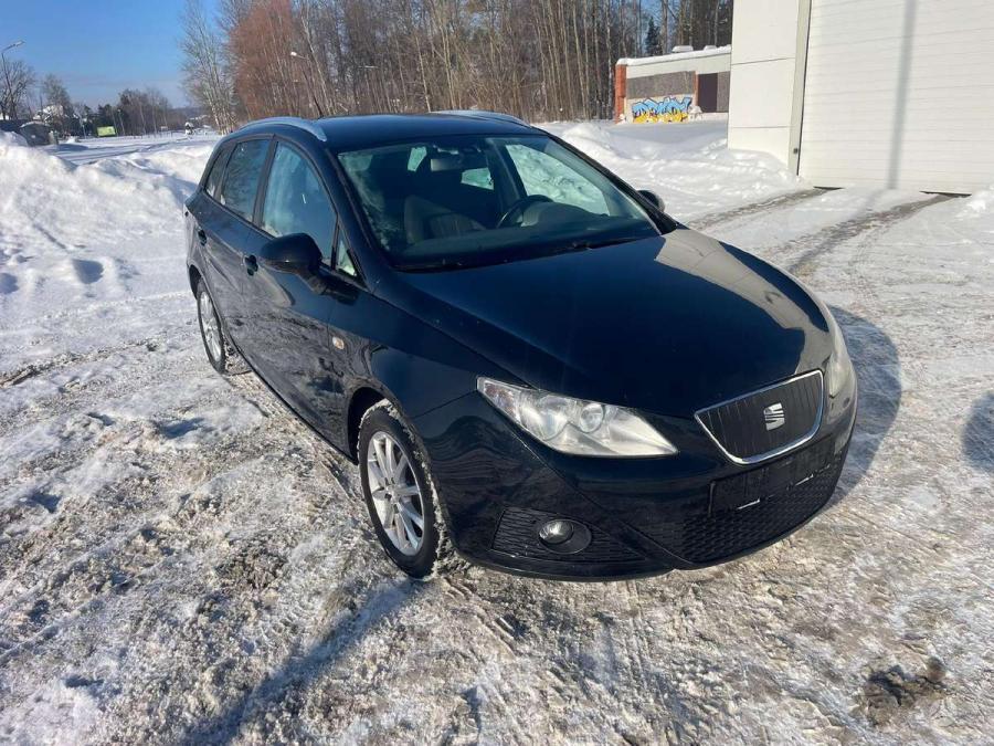 Black SEAT Ibiza 2011 in Panevezys, with an engine capacity of 1.20 L and mileage of 260 thousand km for 2600 €, photo 1 on AUTOMOTO.COM.LV