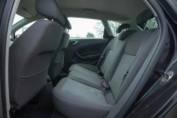 Black SEAT Ibiza 2012 in Liepaja, with an engine capacity of 1.20 L and mileage of 269 thousand km for 4350 €, photo 9 on AUTOMOTO.COM.LV