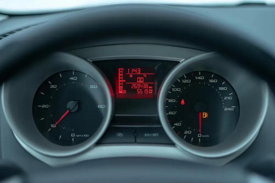 Black SEAT Ibiza 2012 in Liepaja, with an engine capacity of 1.20 L and mileage of 269 thousand km for 4350 €, photo 14 on AUTOMOTO.COM.LV