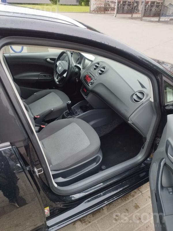 Black SEAT Ibiza 2012 in Jelgava, with an engine capacity of 1.20 L and mileage of 0 thousand km for 2650 €, photo 6 on AUTOMOTO.COM.LV