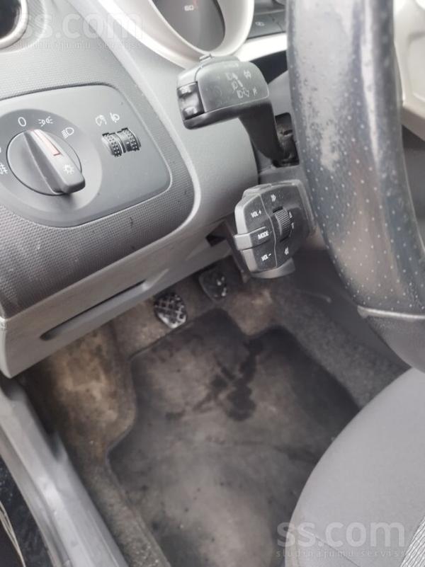 Black SEAT Ibiza 2012 in Jelgava, with an engine capacity of 1.20 L and mileage of 0 thousand km for 2650 €, photo 8 on AUTOMOTO.COM.LV