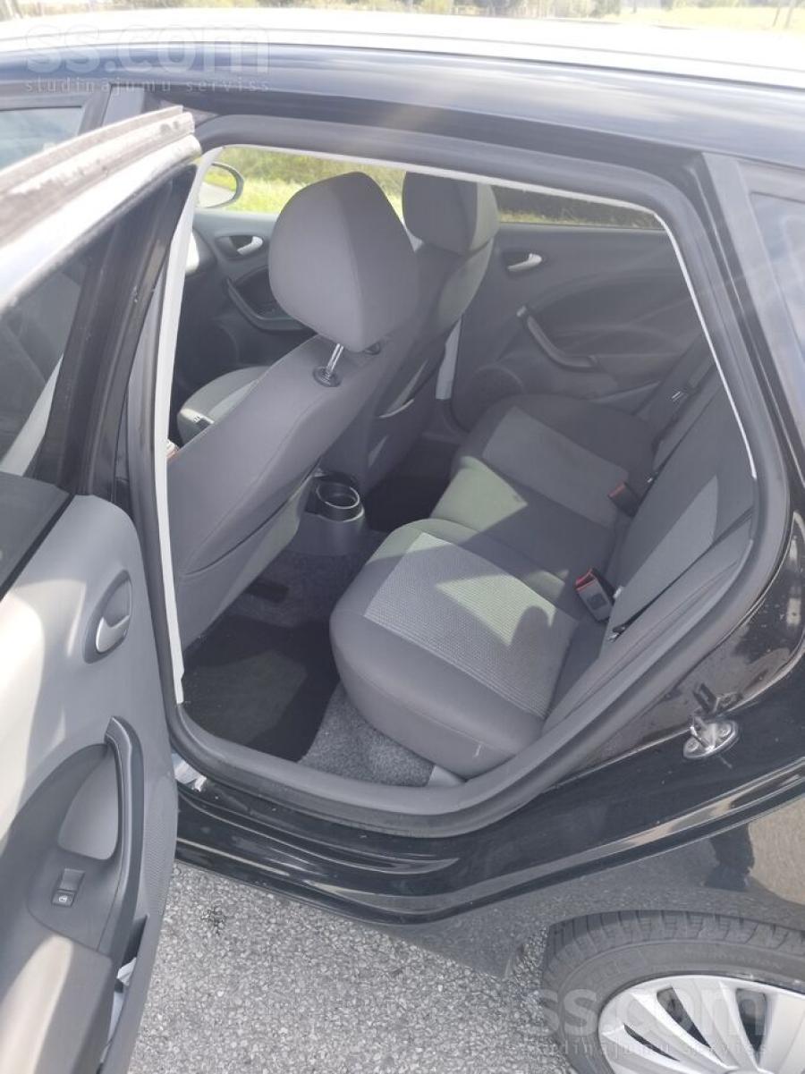 Black SEAT Ibiza 2012 in Jelgava, with an engine capacity of 1.20 L and mileage of 0 thousand km for 1900 €, photo 8 on AUTOMOTO.COM.LV