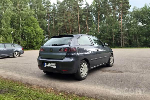 Zils SEAT Ibiza 2006 Rīga, ar dzinēja tilpumu 1.40 L un nobraukumu 159 tūkst. km par 650 €, foto 5 vietnē AUTOMOTO.COM.LV