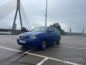 Zils SEAT Ibiza 2002 Rīga, ar dzinēja tilpumu 1.40 L un nobraukumu 201 tūkst. km par 980 €, foto 3 vietnē AUTOMOTO.COM.LV