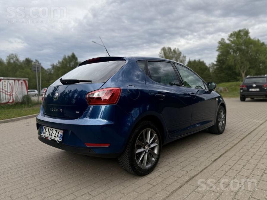 Zils SEAT Ibiza 2013 Liepāja, ar dzinēja tilpumu 1.20 L un nobraukumu 148 tūkst. km par 5500 €, foto 4 vietnē AUTOMOTO.COM.LV