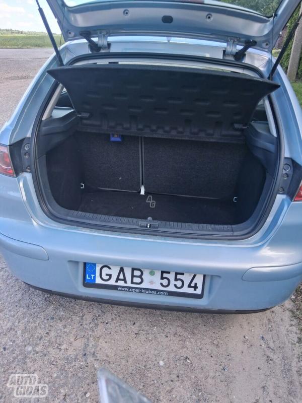 SEAT Ibiza 2002 in Raseiniai, with an engine capacity of 1.90 L and mileage of 299 thousand km for 1500 €, photo 6 on AUTOMOTO.COM.LV