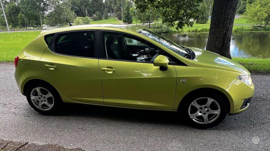 Zaļš SEAT Ibiza 2009 Kelmė, ar dzinēja tilpumu 1.90 L un nobraukumu 345 tūkst. km par 2200 €, foto 5 vietnē AUTOMOTO.COM.LV