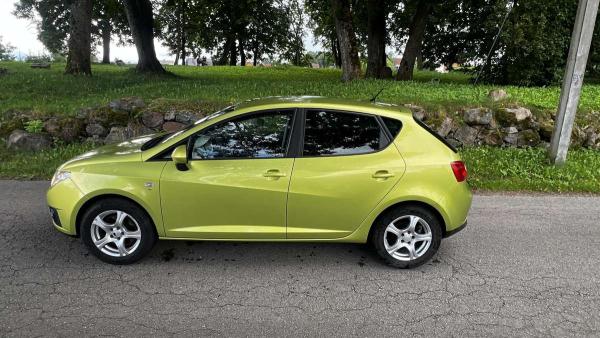 Zaļš SEAT Ibiza 2009 Kelmė, ar dzinēja tilpumu 1.90 L un nobraukumu 345 tūkst. km par 2200 €, foto 7 vietnē AUTOMOTO.COM.LV
