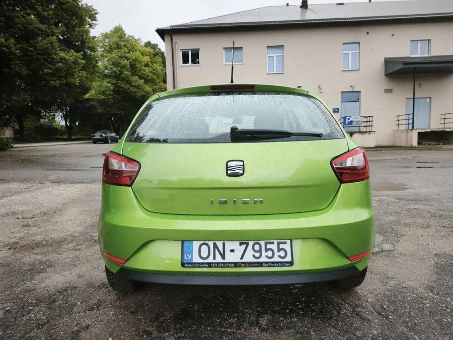 Green SEAT Ibiza 2012 in Cesis, with an engine capacity of 1.40 L and mileage of 141 thousand km for 5350 €, photo 8 on AUTOMOTO.COM.LV