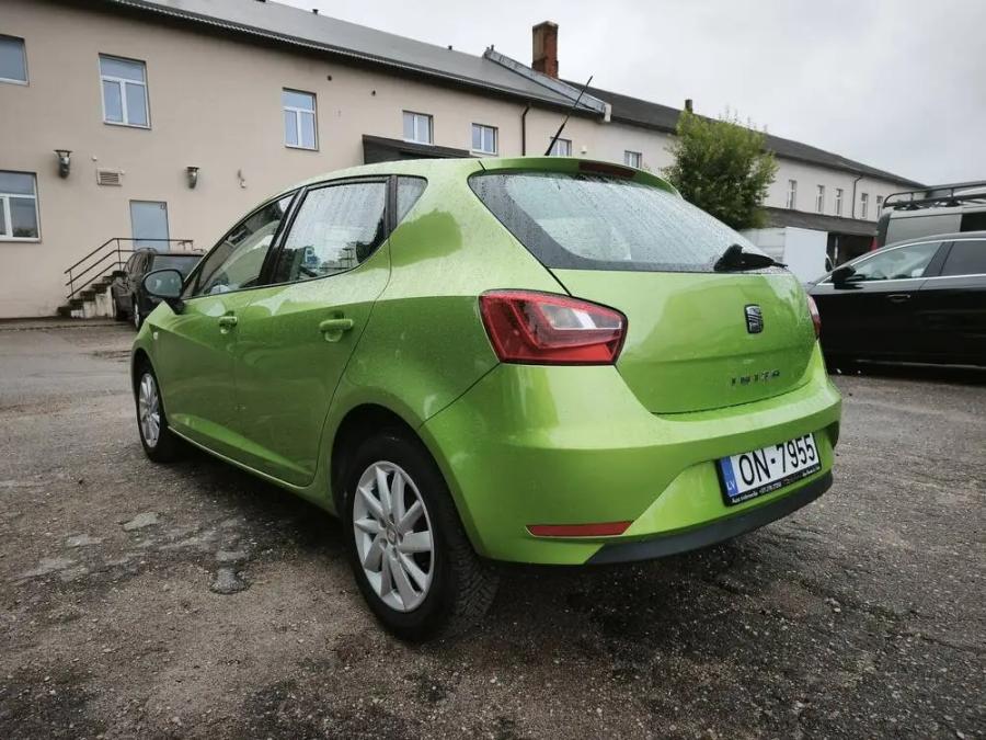 Green SEAT Ibiza 2012 in Cesis, with an engine capacity of 1.40 L and mileage of 141 thousand km for 5350 €, photo 9 on AUTOMOTO.COM.LV
