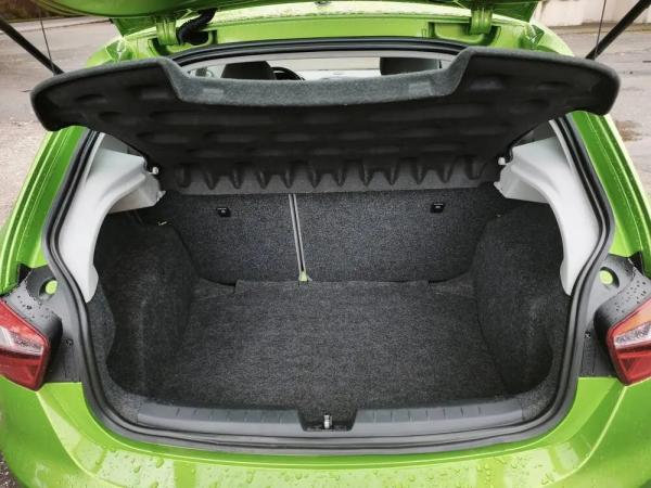 Green SEAT Ibiza 2012 in Cesis, with an engine capacity of 1.40 L and mileage of 141 thousand km for 5350 €, photo 9 on AUTOMOTO.COM.LV