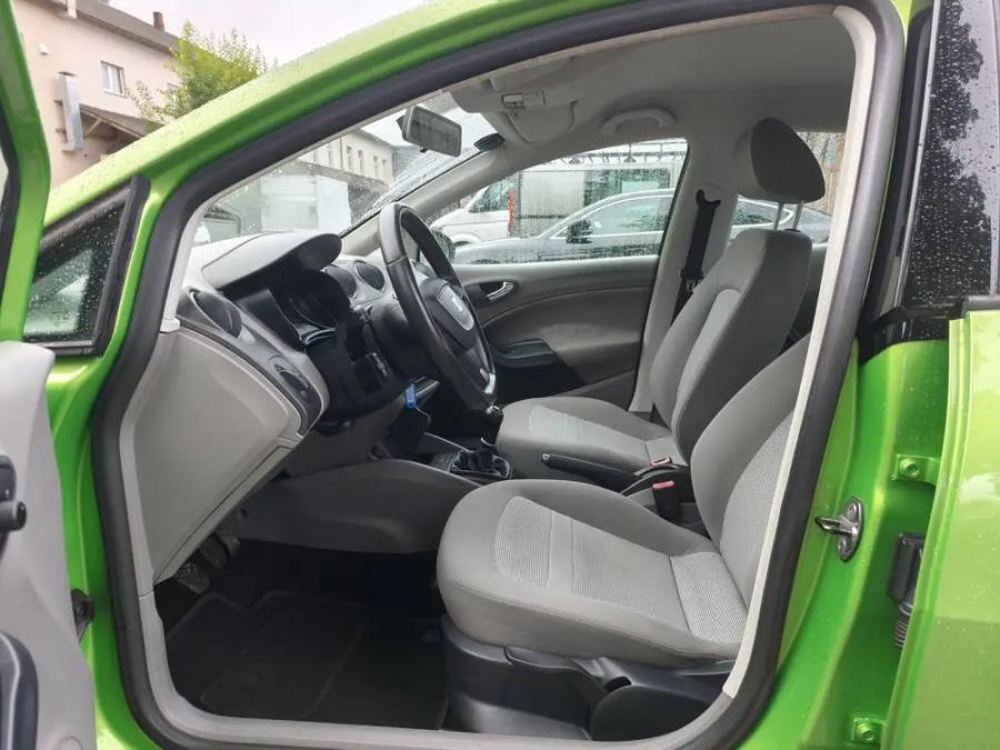 Green SEAT Ibiza 2012 in Cesis, with an engine capacity of 1.40 L and mileage of 141 thousand km for 5350 €, photo 13 on AUTOMOTO.COM.LV