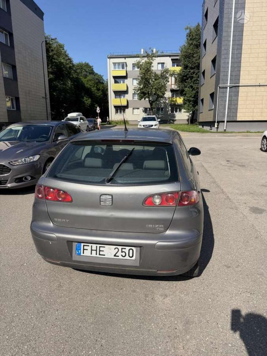 Pelēks SEAT Ibiza 2005 Kauņa, ar dzinēja tilpumu 1.42 L un nobraukumu 25 tūkst. km par 299 €, foto 6 vietnē AUTOMOTO.COM.LV