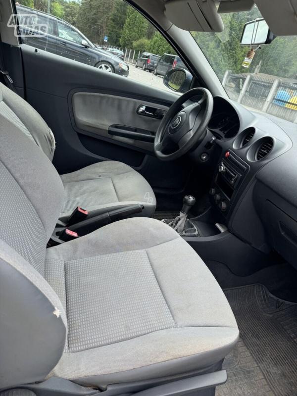 Grey SEAT Ibiza 2002 in Kaunas, with an engine capacity of 1.20 L and mileage of 240 thousand km for 700 €, photo 4 on AUTOMOTO.COM.LV