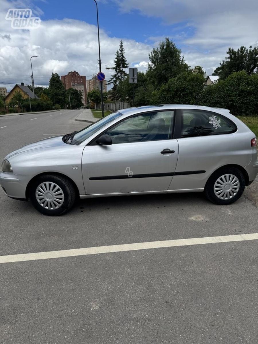 Grey SEAT Ibiza 2002 in Kaunas, with an engine capacity of 1.20 L and mileage of 240 thousand km for 700 €, photo 8 on AUTOMOTO.COM.LV