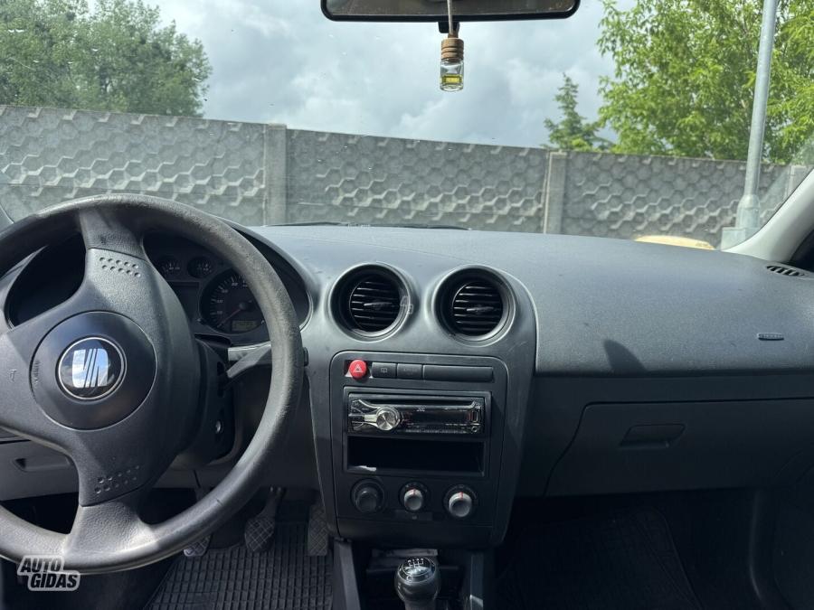 Grey SEAT Ibiza 2002 in Kaunas, with an engine capacity of 1.20 L and mileage of 240 thousand km for 700 €, photo 9 on AUTOMOTO.COM.LV