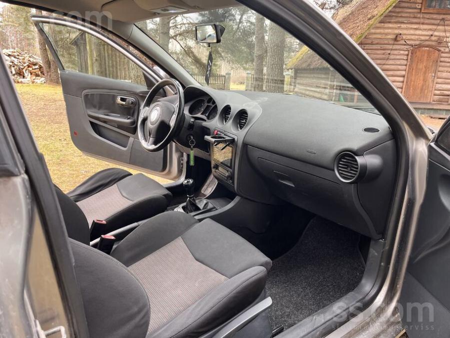 Pelēks SEAT Ibiza 2003 Balvi, ar dzinēja tilpumu 1.90 L un nobraukumu 365 tūkst. km par 900 €, foto 6 vietnē AUTOMOTO.COM.LV