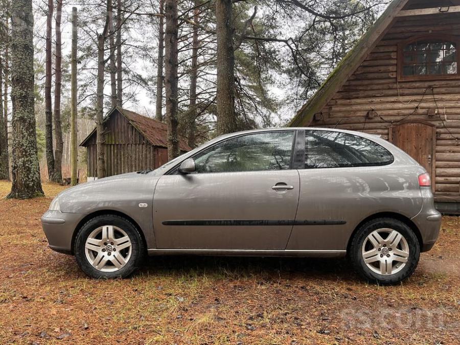 Pelēks SEAT Ibiza 2003 Rīga, ar dzinēja tilpumu 1.90 L un nobraukumu 358 tūkst. km par 1450 €, foto 3 vietnē AUTOMOTO.COM.LV