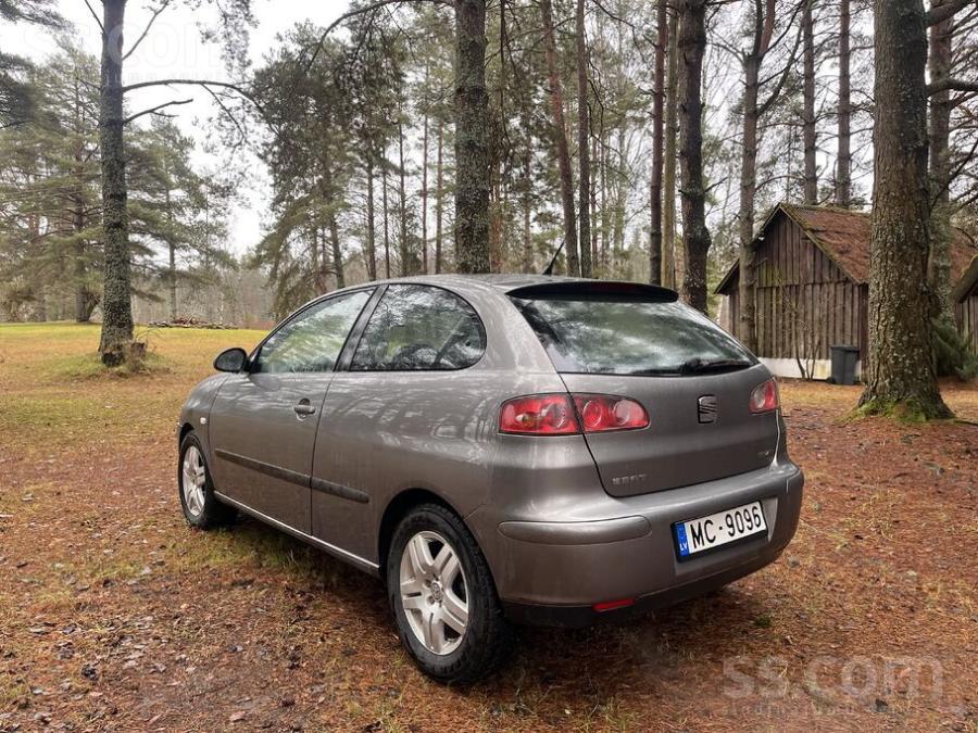 Pelēks SEAT Ibiza 2003 Rīga, ar dzinēja tilpumu 1.90 L un nobraukumu 358 tūkst. km par 1450 €, foto 4 vietnē AUTOMOTO.COM.LV