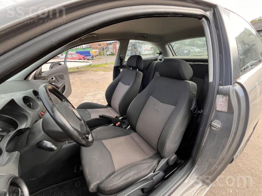 Pelēks SEAT Ibiza 2003 Rīga, ar dzinēja tilpumu 1.90 L un nobraukumu 358 tūkst. km par 1450 €, foto 10 vietnē AUTOMOTO.COM.LV