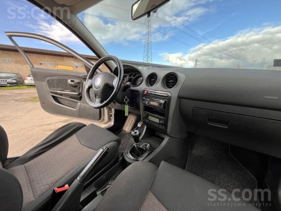 Pelēks SEAT Ibiza 2003 Rīga, ar dzinēja tilpumu 1.90 L un nobraukumu 358 tūkst. km par 1450 €, foto 12 vietnē AUTOMOTO.COM.LV