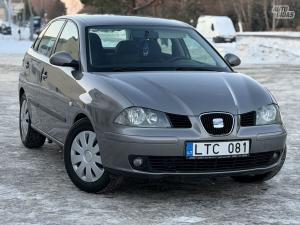 Pelēks SEAT Ibiza 2004 Radviliškis, ar dzinēja tilpumu 1.40 L un nobraukumu 260 tūkst. km par 800 €, foto 3 vietnē AUTOMOTO.COM.LV