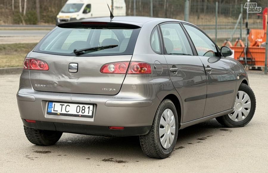 Grey SEAT Ibiza 2004 in Radviliskis, with an engine capacity of 1.40 L and mileage of 266 thousand km for 750 €, photo 9 on AUTOMOTO.COM.LV