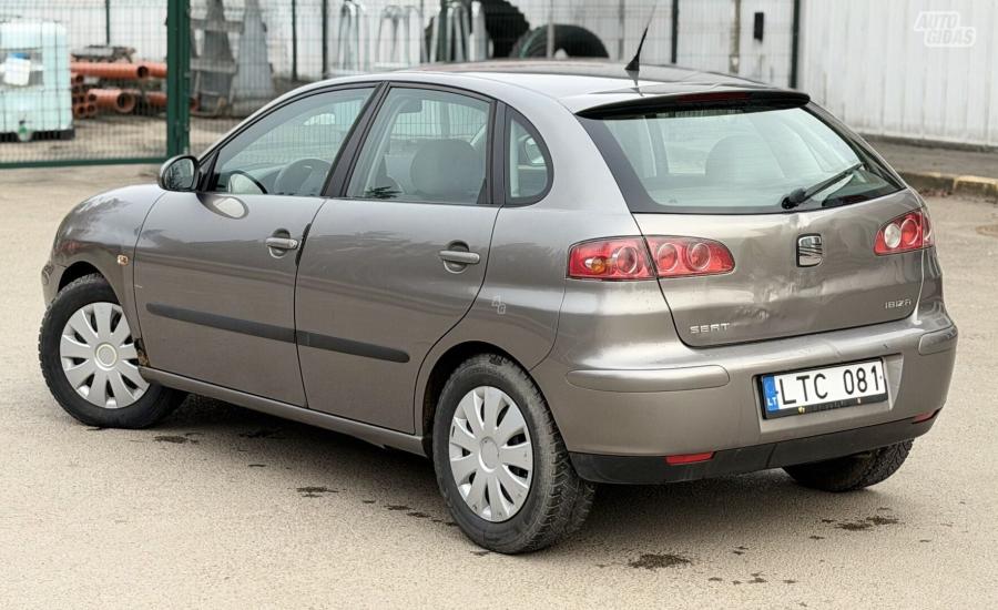 Grey SEAT Ibiza 2004 in Radviliskis, with an engine capacity of 1.40 L and mileage of 266 thousand km for 750 €, photo 12 on AUTOMOTO.COM.LV