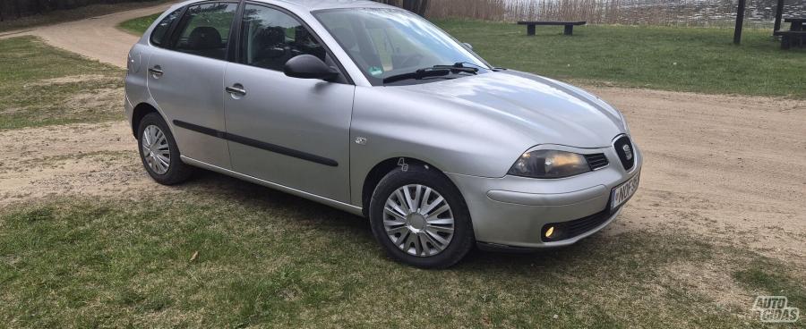 Pelēks SEAT Ibiza 2004 Ignalina, ar dzinēja tilpumu 1.40 L un nobraukumu 200 tūkst. km par 800 €, foto 4 vietnē AUTOMOTO.COM.LV