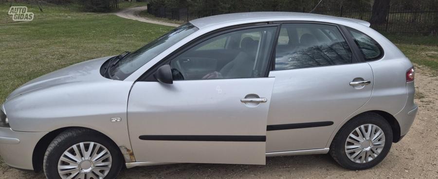 Pelēks SEAT Ibiza 2004 Ignalina, ar dzinēja tilpumu 1.40 L un nobraukumu 200 tūkst. km par 800 €, foto 5 vietnē AUTOMOTO.COM.LV